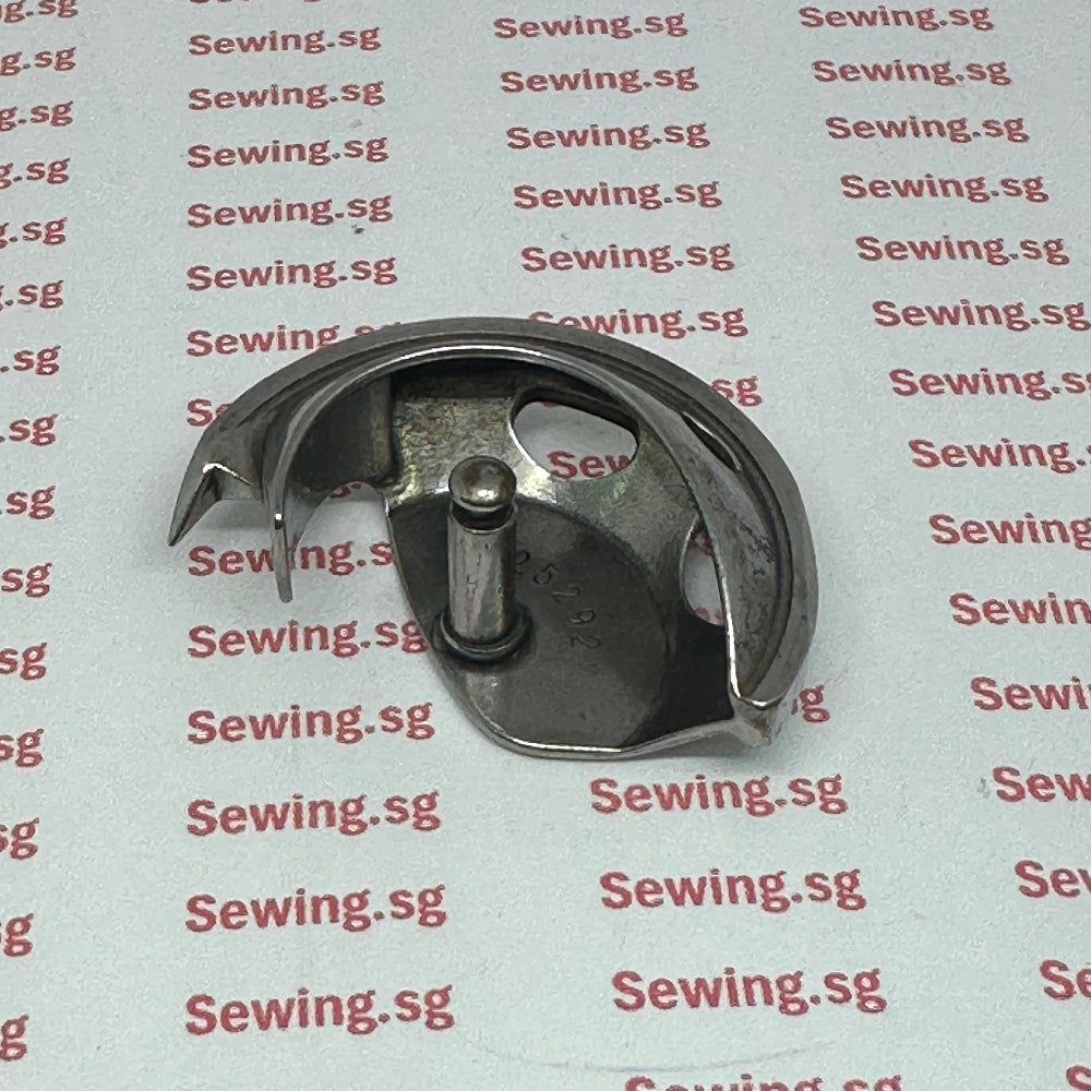 SHUTTLE HOOK / 125292 Right Handed Threading Type. — Ban Soon Sewing ...