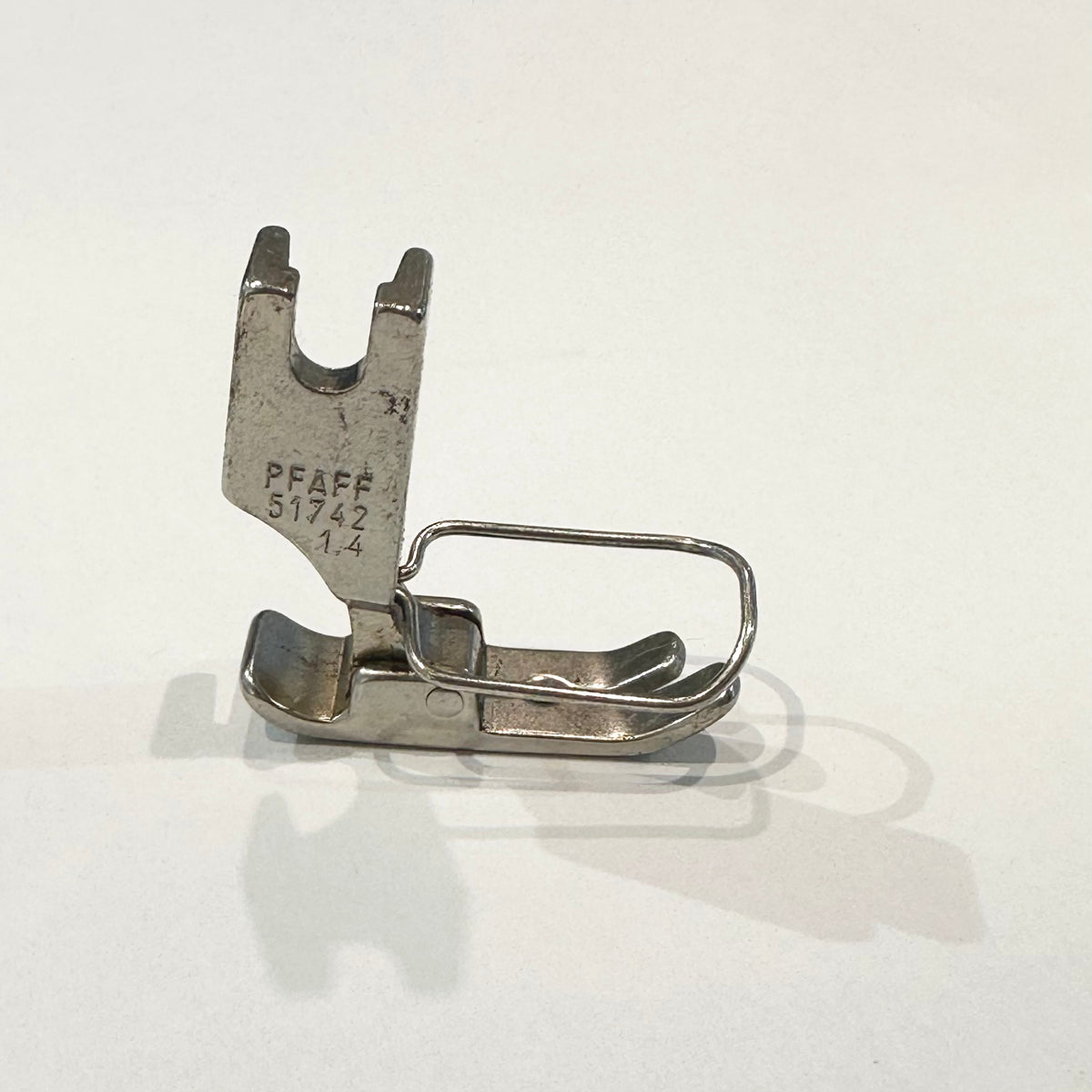 PFAFF 51742 Standard Presser Foot with Finger Guard, Safety Guard for ...
